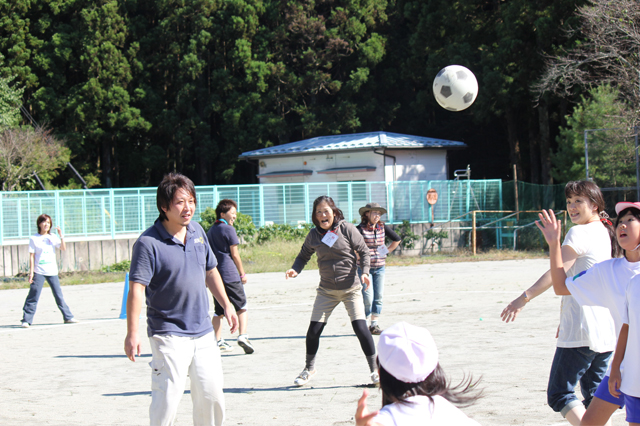 特定非営利活動法人JEN/JEN(Japan Emergency NGO) | 2012年の活動報告 | 服のチカラを、社会のチカラに ...
