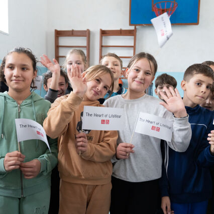 UNIQLO spread warmth in Moldova with The Heart of LifeWear and HEATTECH ...